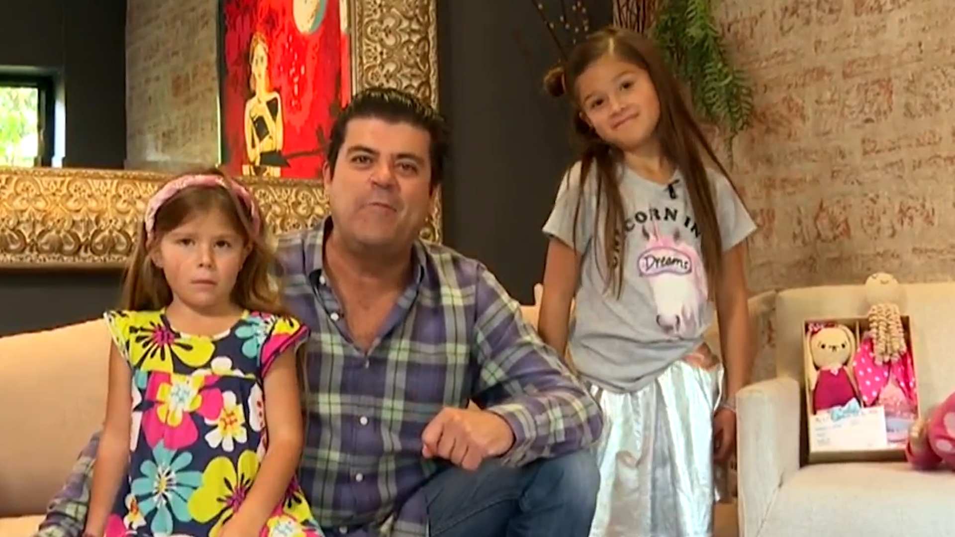 Video: ‘El Burro’ Van Rankin abre las puertas de su casa y da un ...