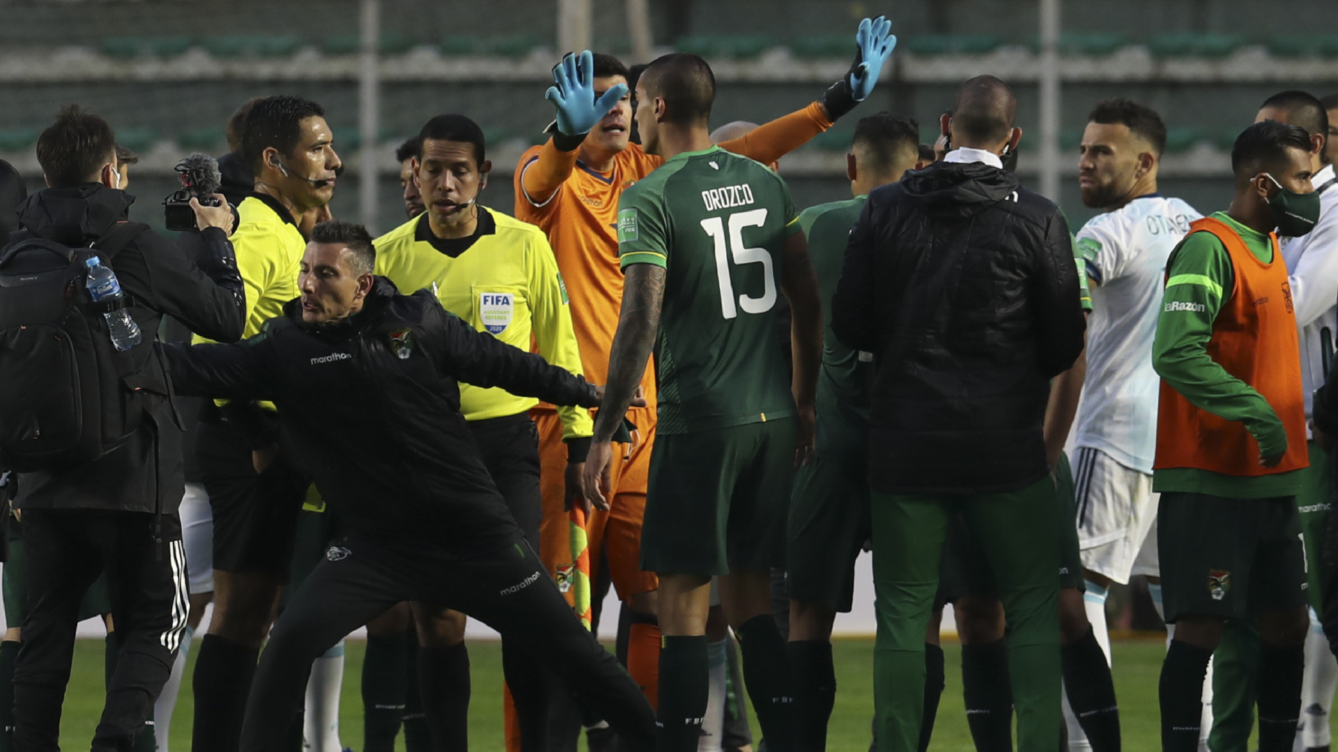 Lionel Messi y Marcelo Moreno se hacen de palabras | TUDN Fútbol | TUDN