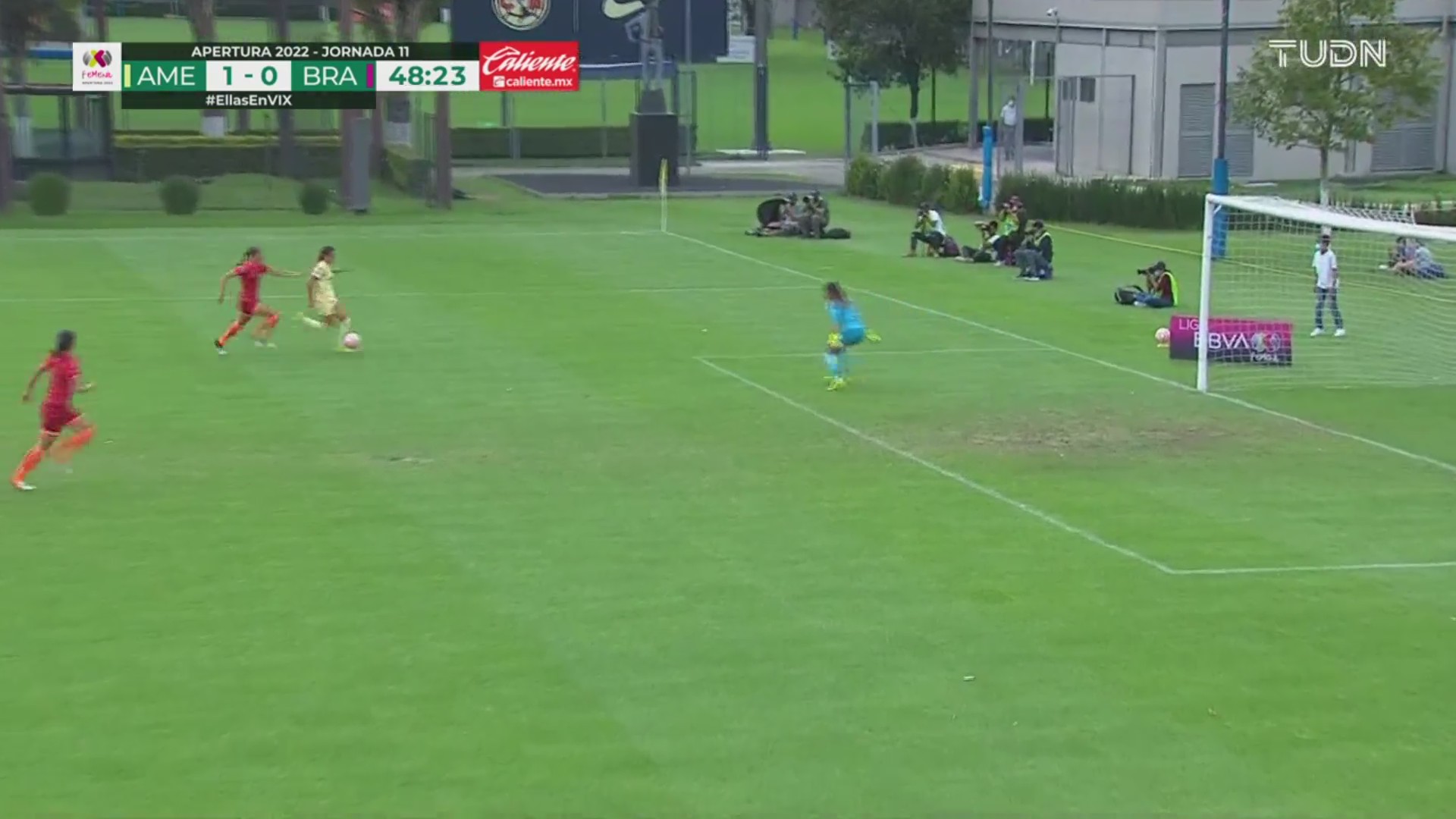 ¡Se pone Brava! La portera de Jiménez hace doble atajada | Deportes ...