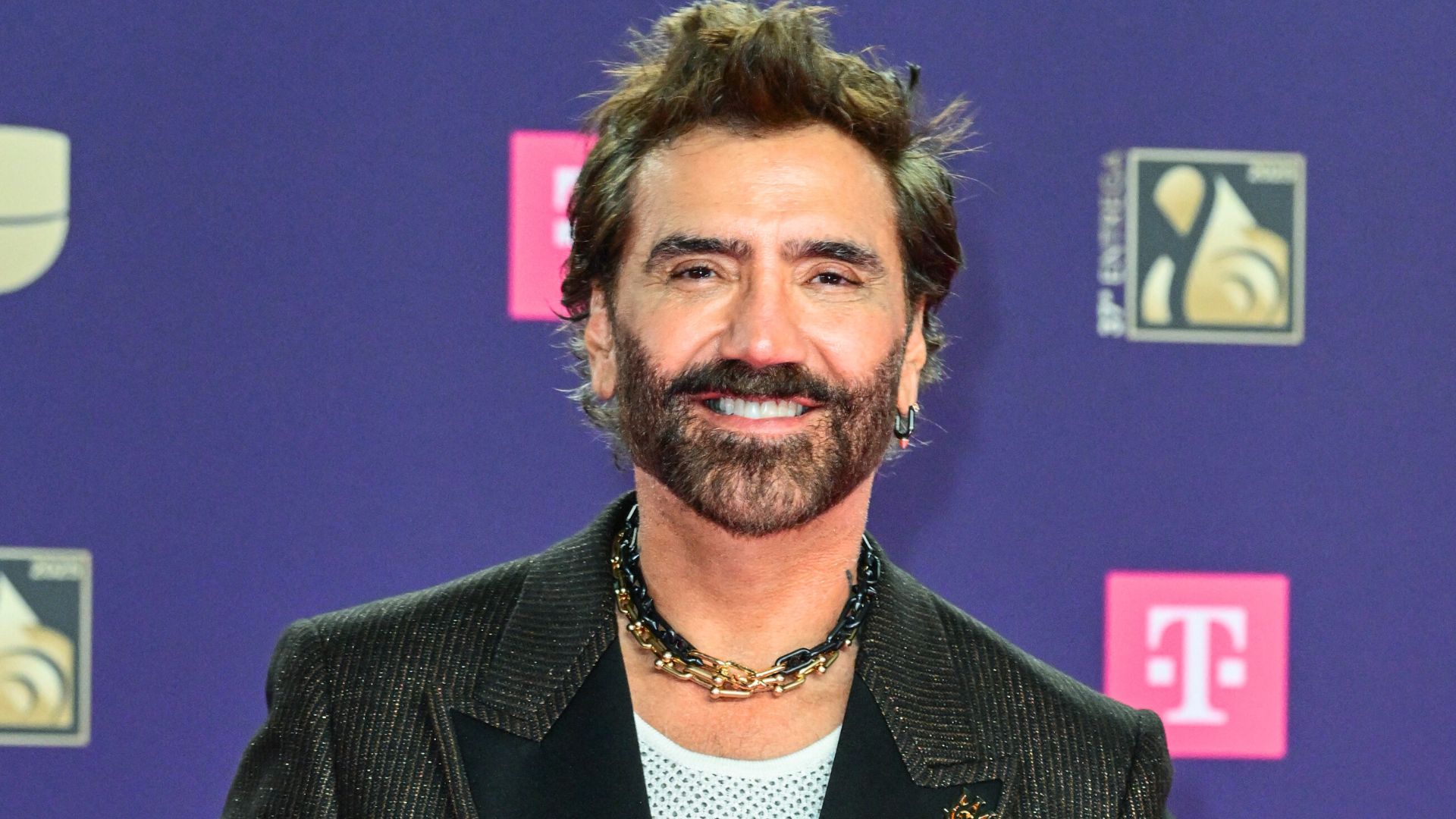 Alejandro Fernández comparte los gustitos que se da en República ...