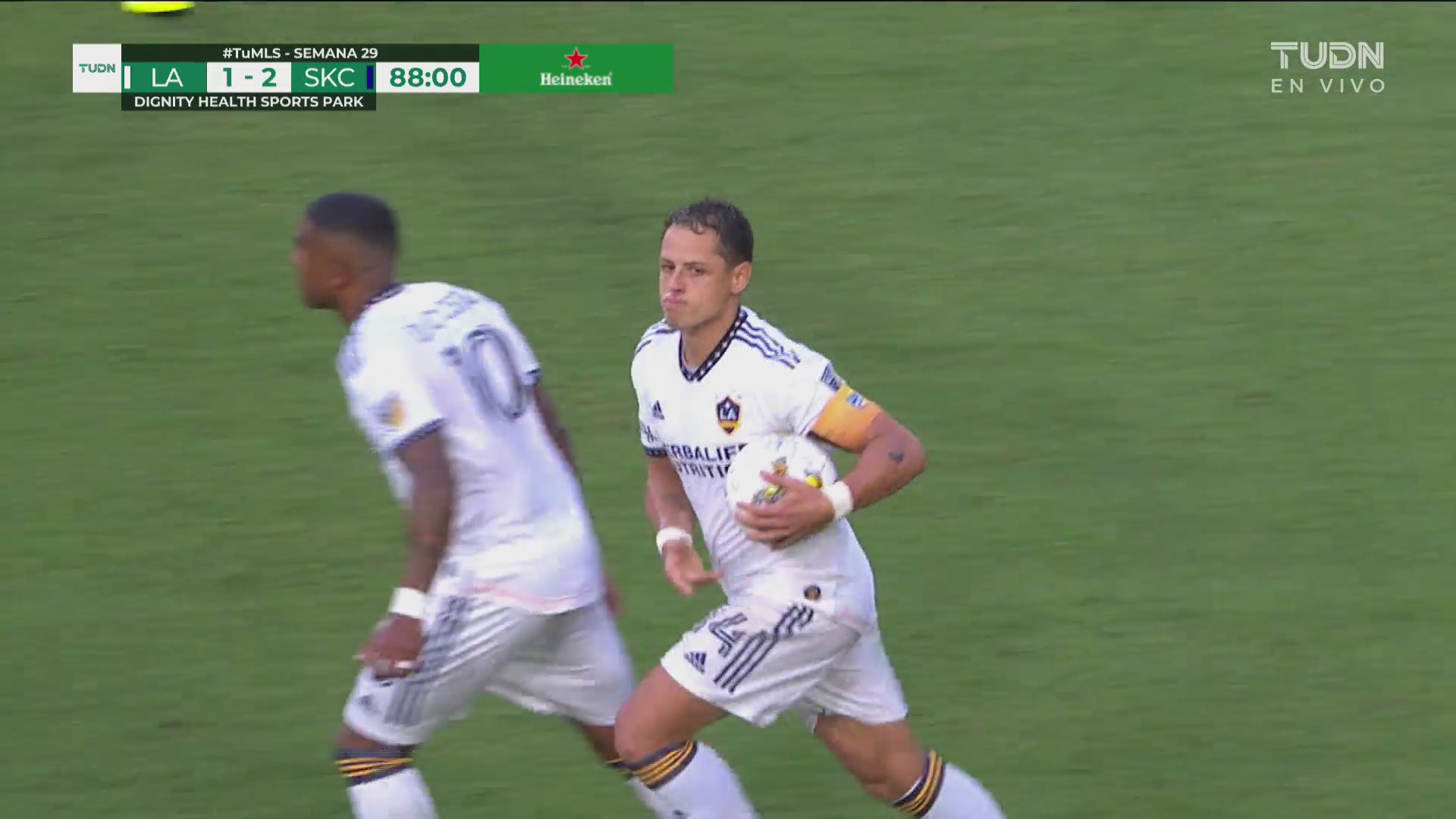 ¡Chicharito no perdona! Hernández hace doblete para el 2-2 del Galaxy | TUDN MLS | TUDN