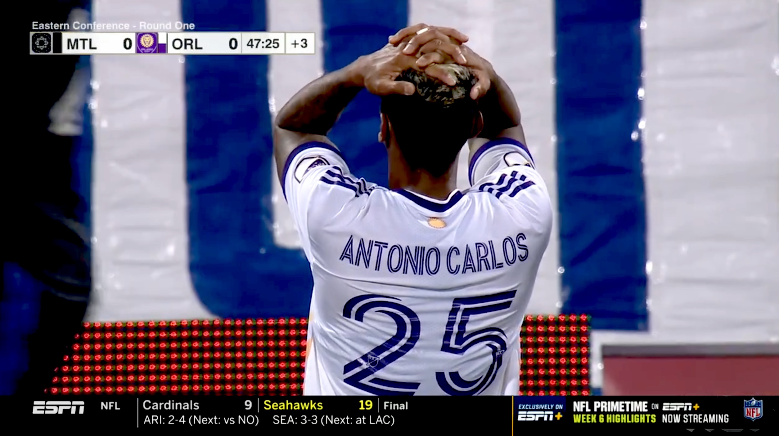 ¡Orlando sigue perdonando! Antônio Carlos la baja de pechito y la manda ...