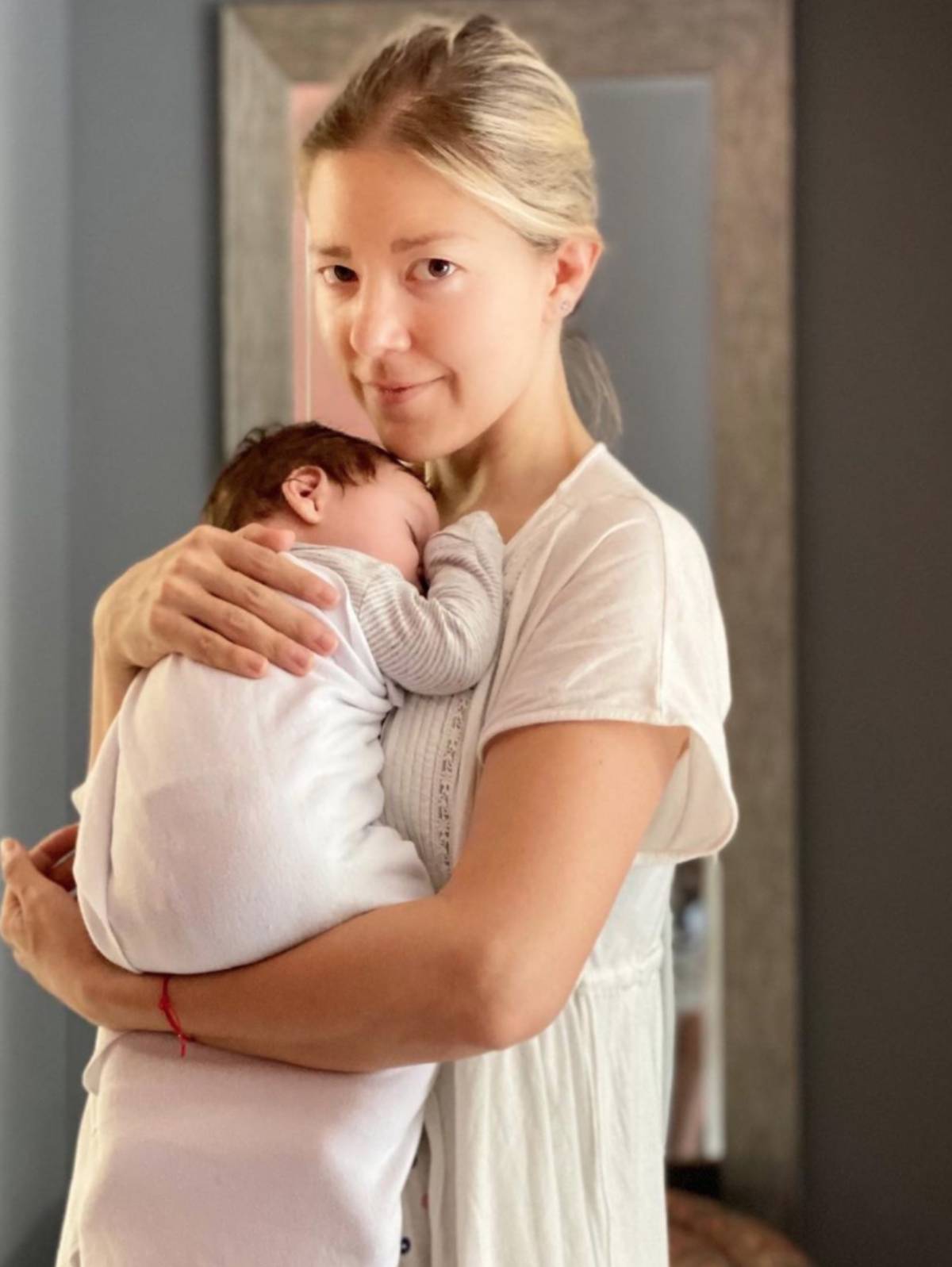 Fernanda Castillo presume el primer encuentro entre sus abuelos y su ...