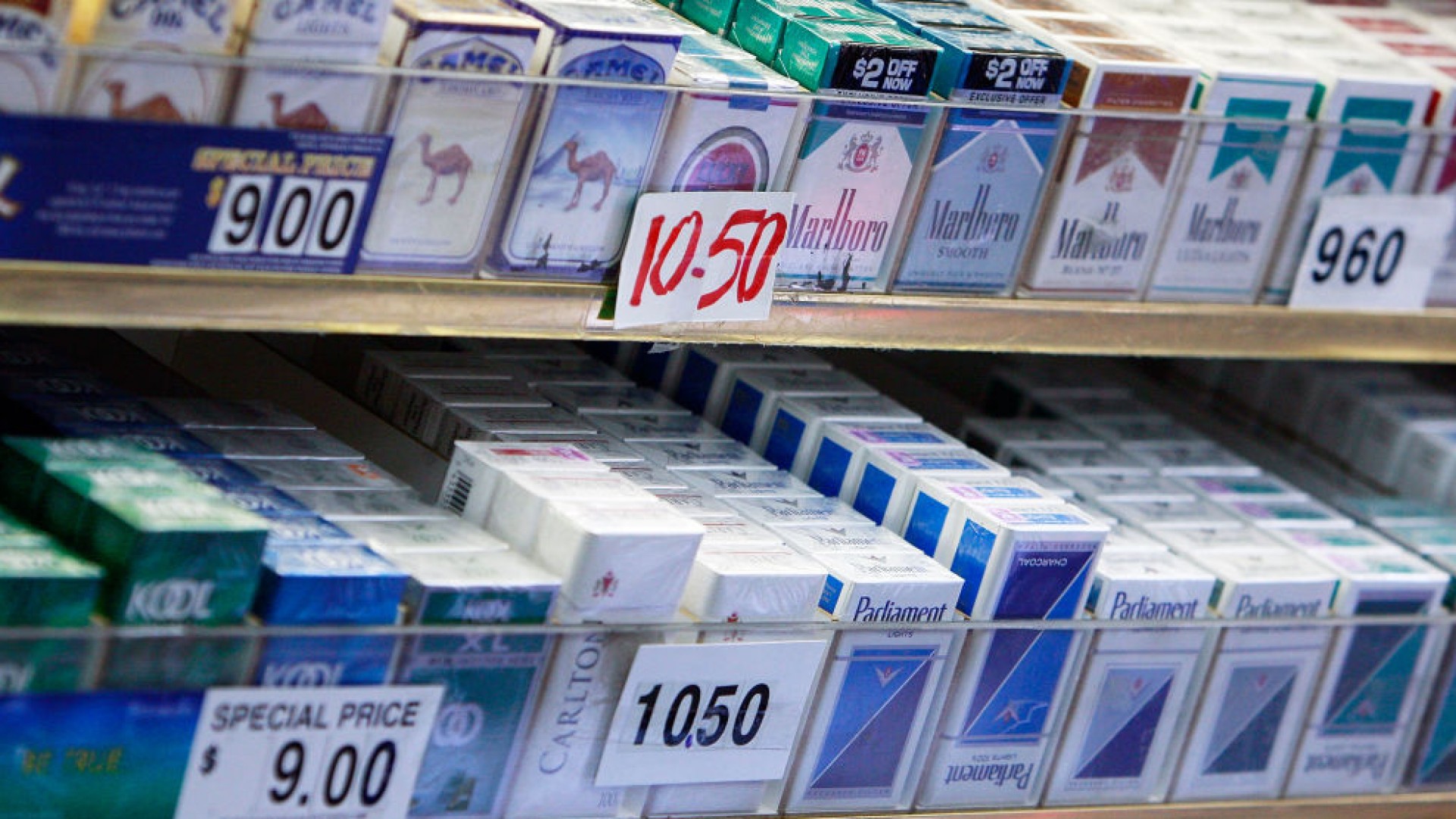 FDA cambia a 21 años la edad mínima para comprar tabaco y cigarrillos ...