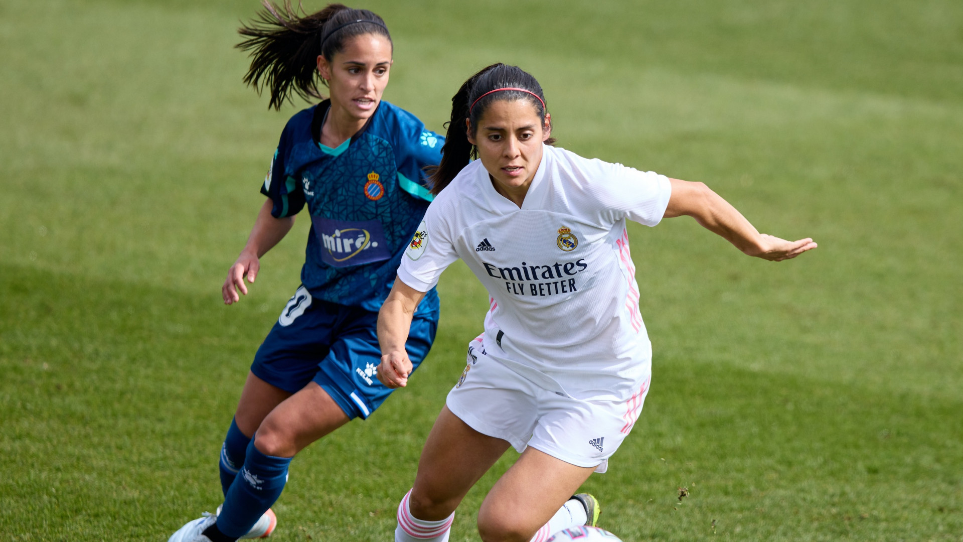 En España ven a Kenti Robles como referencia del Tri Femenil | TUDN ...