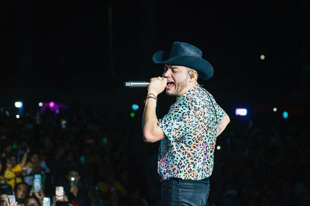 Lenin Ramírez estrena disco en vivo con puros éxitos | Shows Bandamax ...