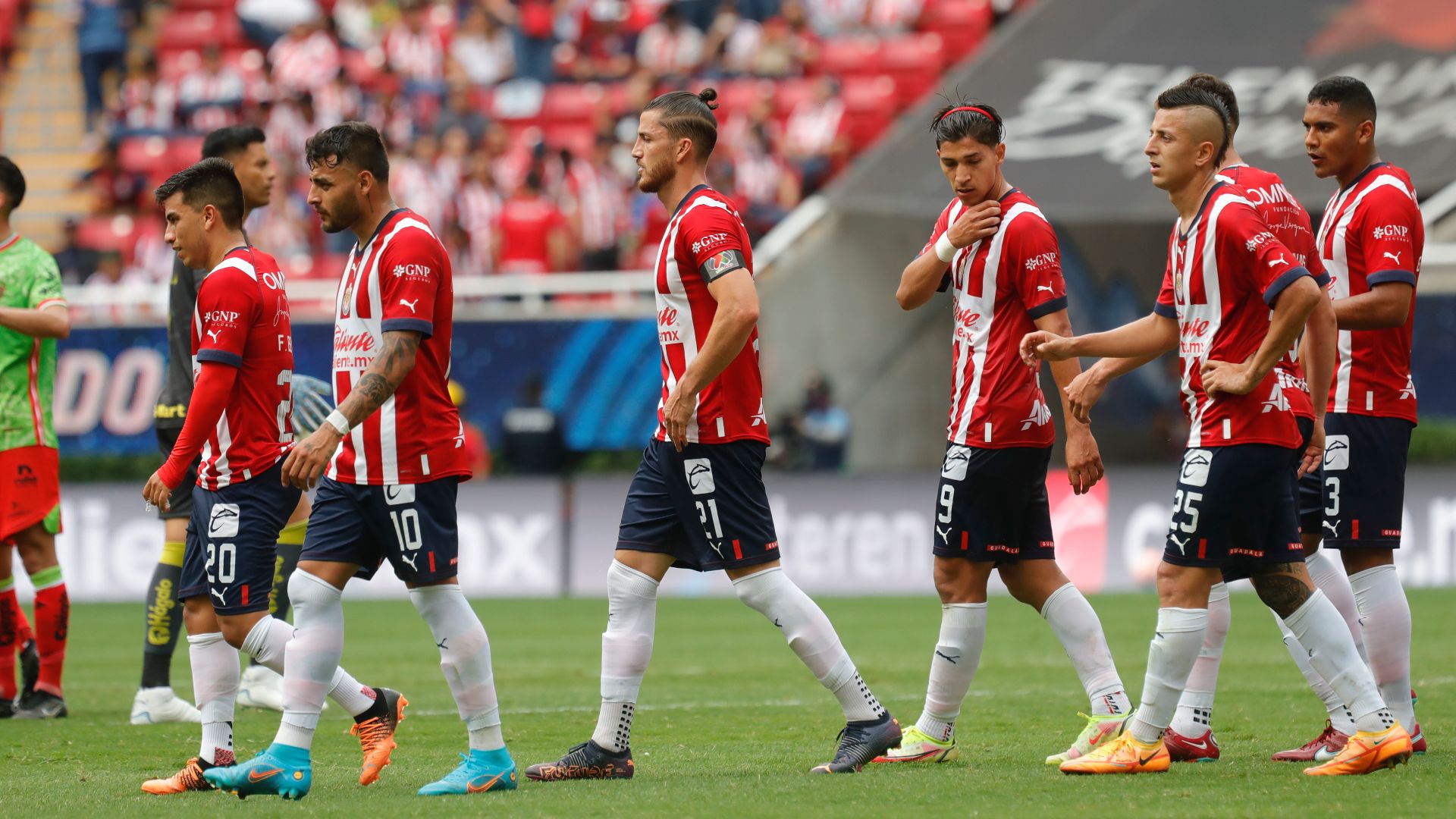 Chivas presenta dos cambios en el once inicial ante Atlético San Luis ...