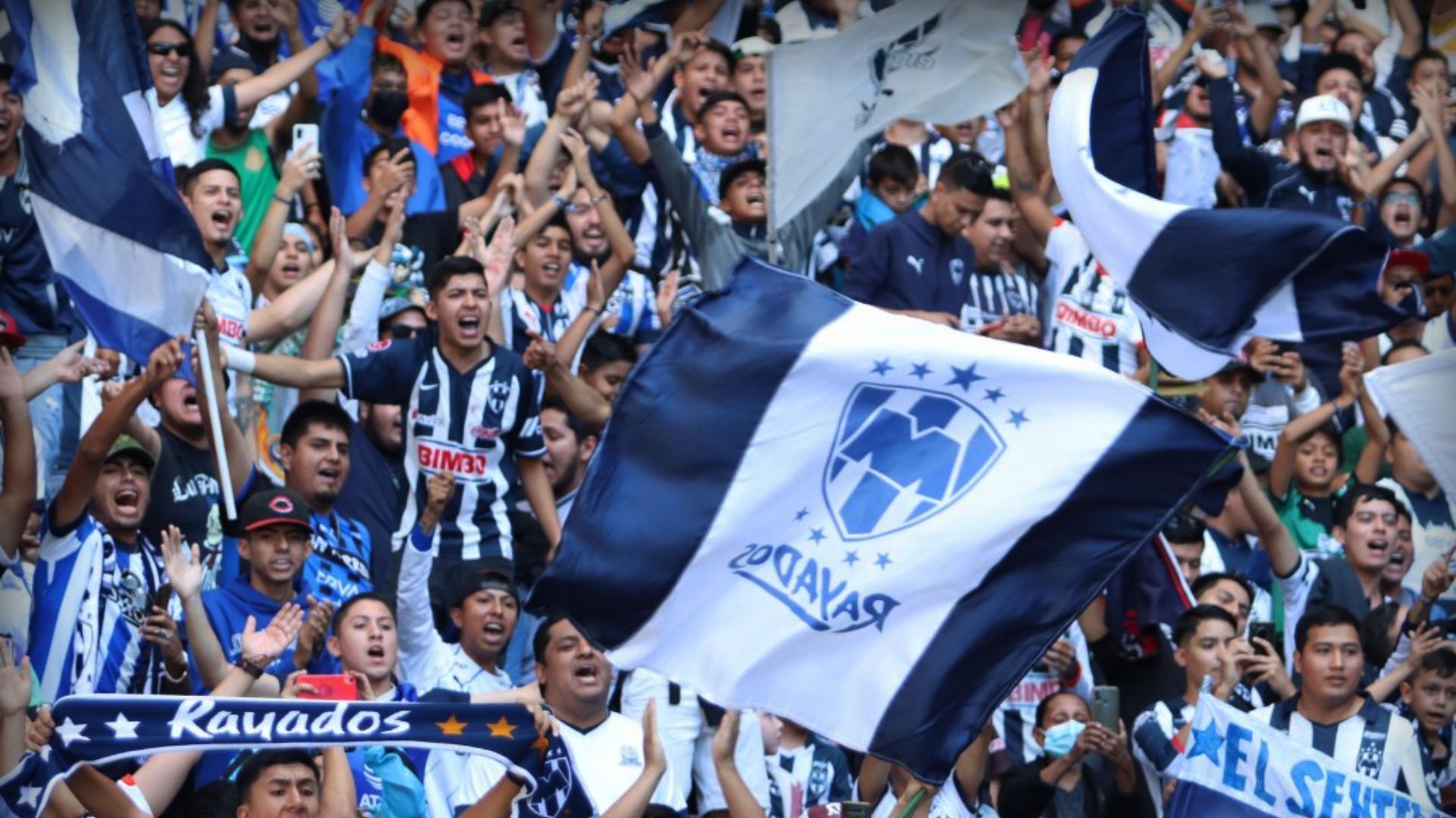Rayados de Monterrey recibe apoyo de miles de aficionados en ...