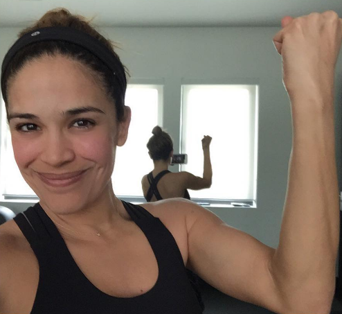 Despertamos de fiesta: Karla llega fuerte y renovada a sus 40 | Shows ...