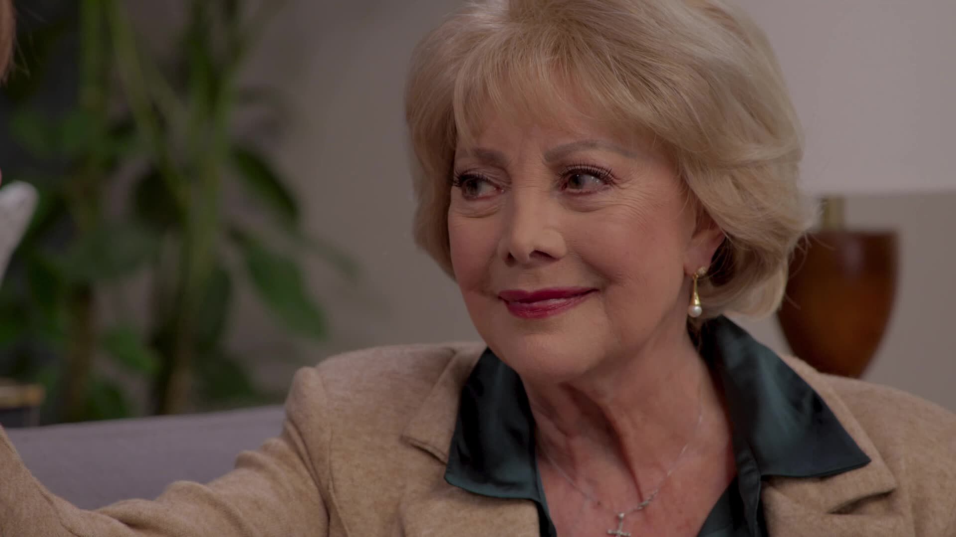 Nuria festeja la ruptura de Beatriz y Álvaro | Shows El Maleficio | Las Estrellas