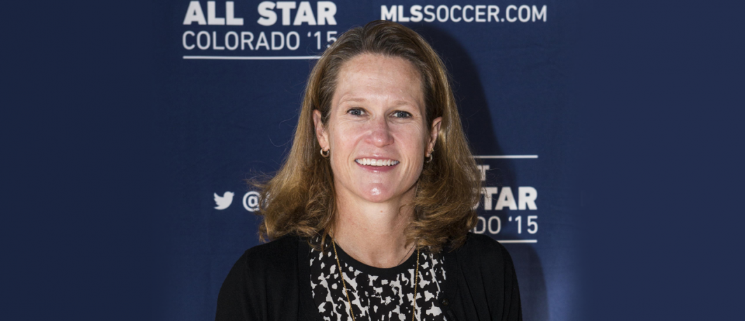 La experimentada ejecutiva Kathy Carter se lanza como la única mujer ...