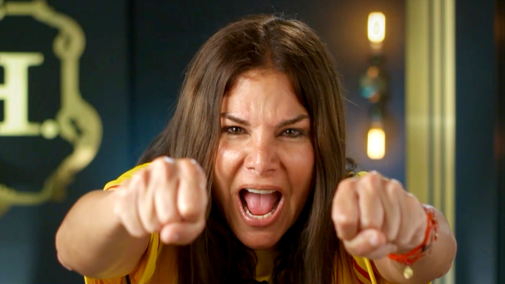 Vielka Valenzuela logra salir de la zona de riesgo al ganar el ...