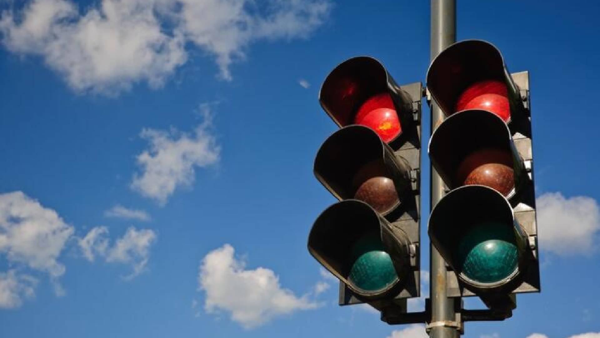 Colocan nuevas luces azules en semáforos de Tucson. ¿De qué tratan ...
