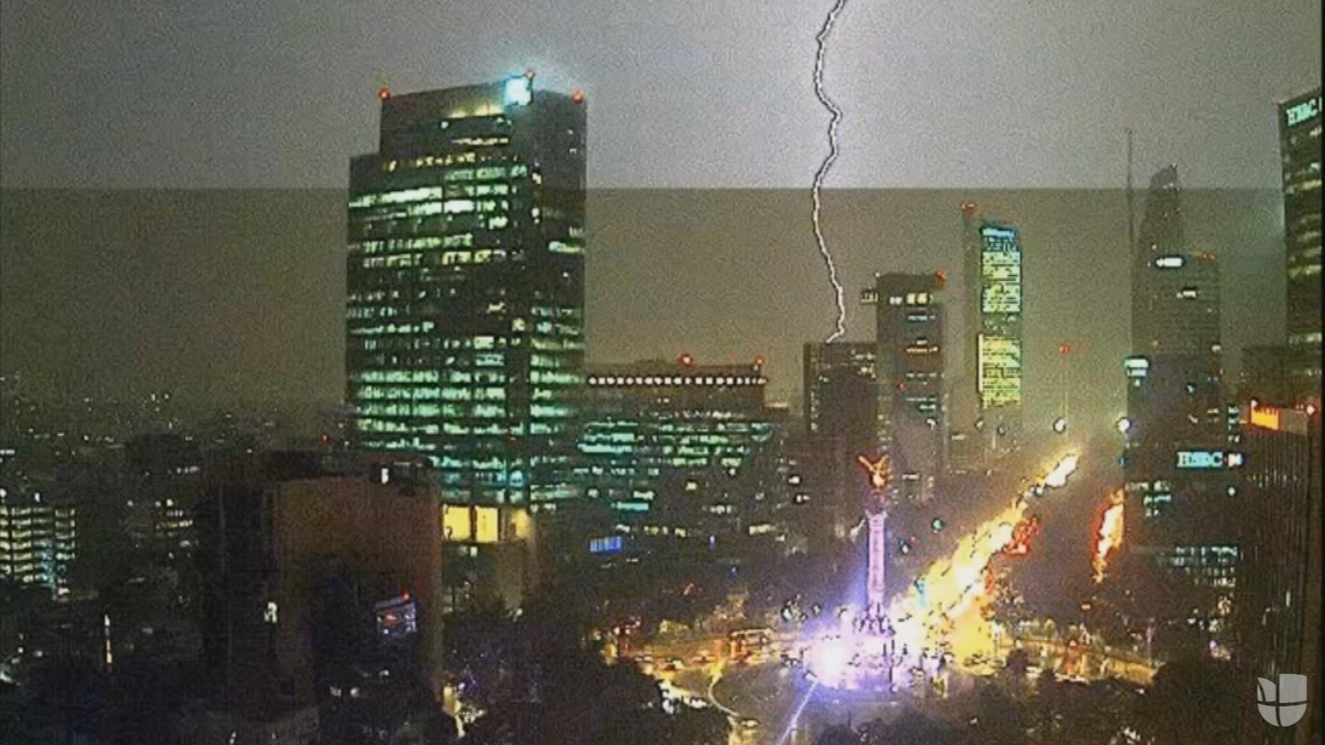 Espectacular tormenta en Ciudad de México | Noticias Univision | Univision