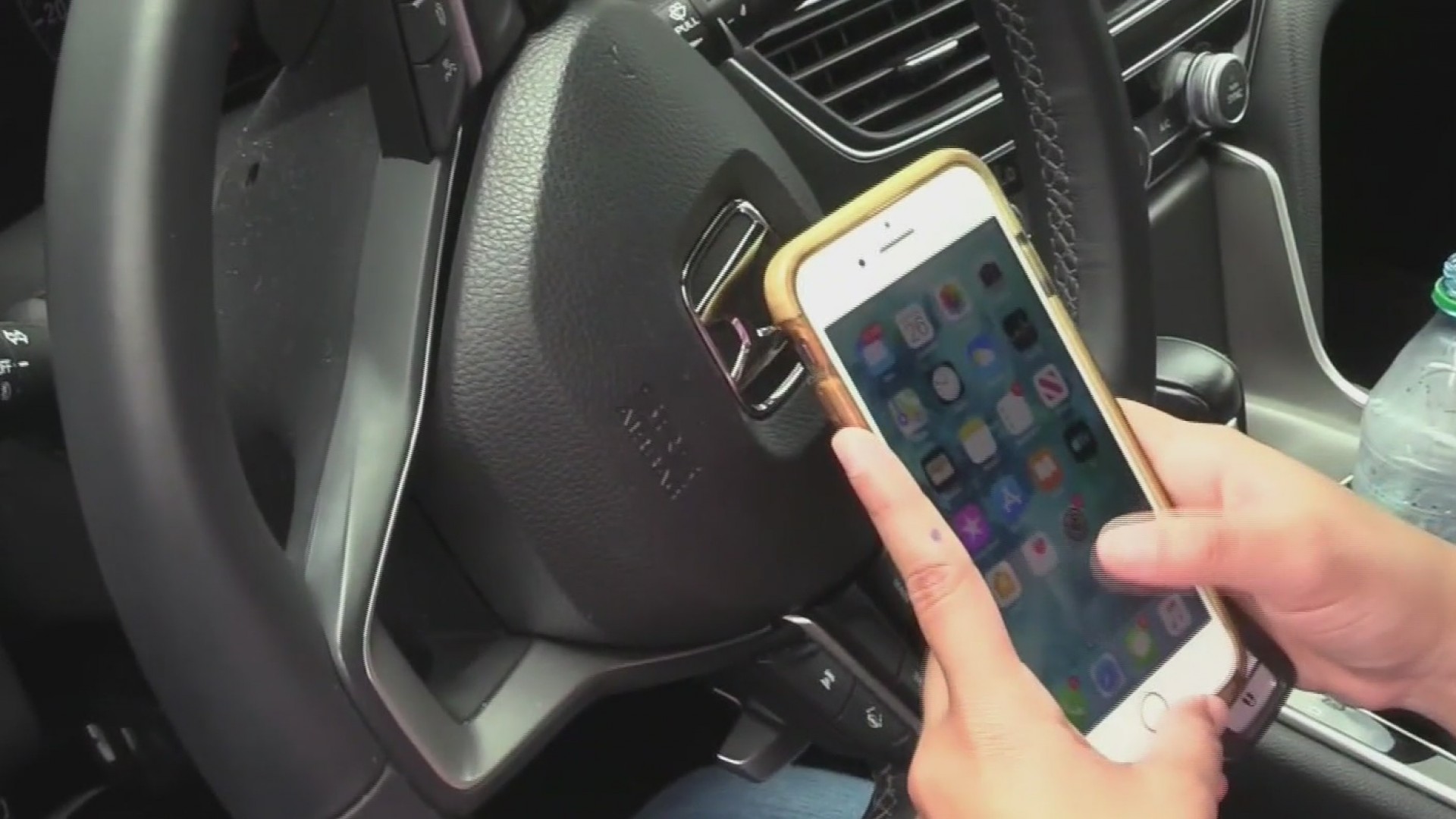 ¿Eres de los que envía mensajes de texto mientras conduce? Esta sería ...