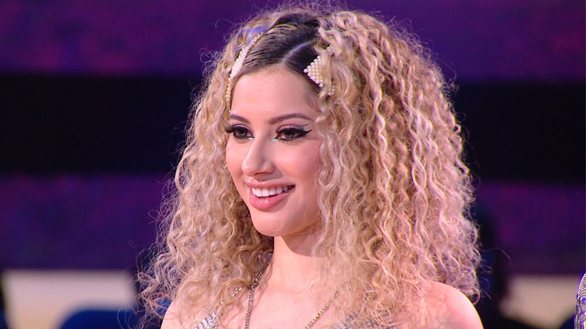 Keyla conquista a los mentores de La Descarga con su interpretación de 'Lo haré por ti' | UNIMÁS ...