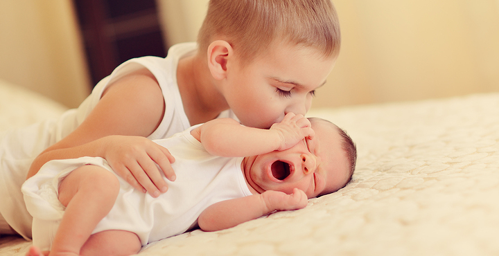 Un Nuevo Bebé En La Familia 15 Consejos útiles Para Ayudar Al Hermano Mayor A Aceptarlo