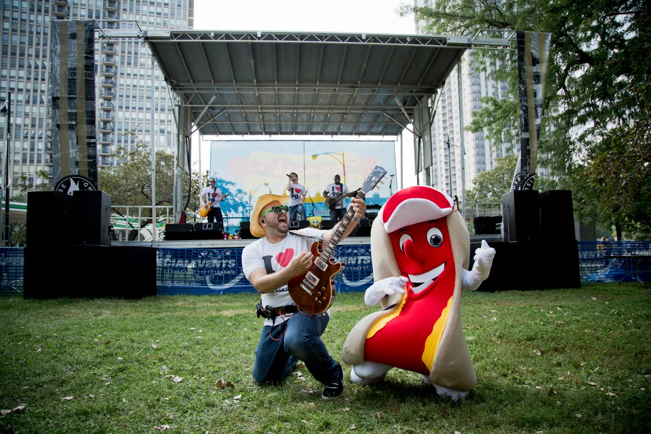 Festival del Hot Dog este fin de semana | Univision Famosos | Univision
