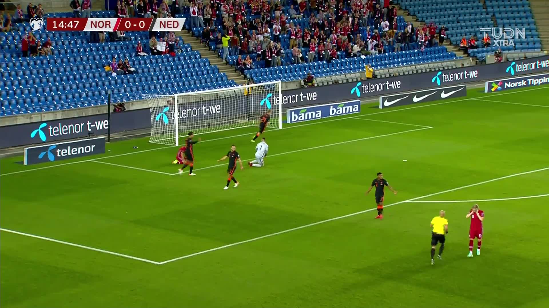 ¡TIRO ATAJADO! disparo por Erling Haaland. | Deportes UEFA Mundial ...