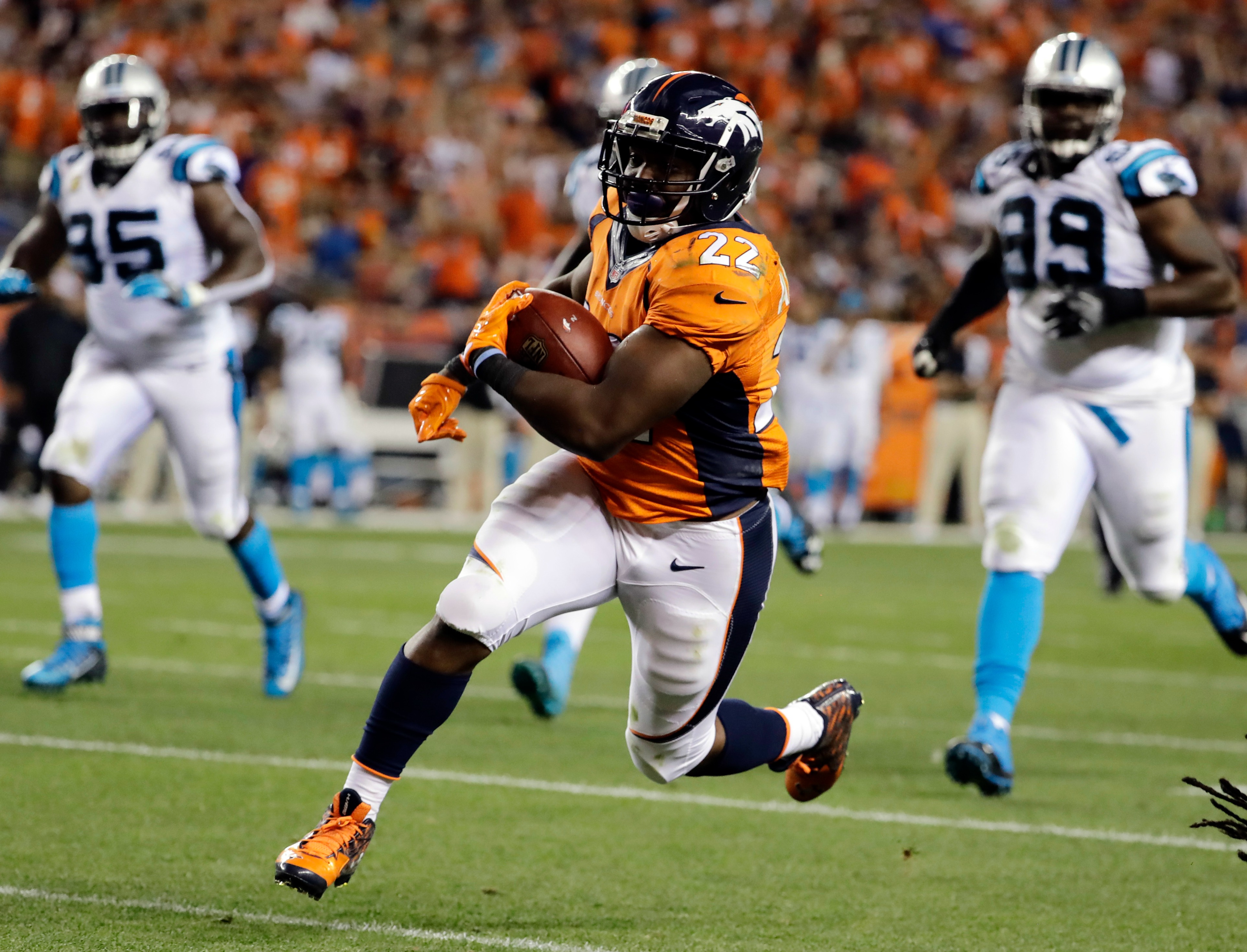 Denver estrenó el título con un triunfo 21 - 20 sobre Carolina en final ...