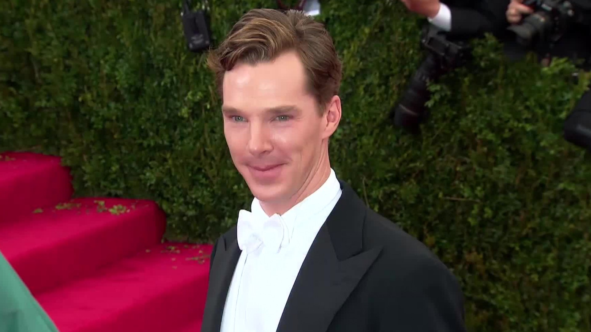 Benedict Cumberbatch rompe corazones al comprometerse con Sophie Hunter ...