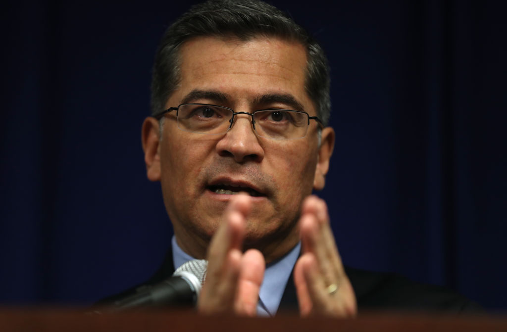 Xavier Becerra y Sally Yates, los posibles candidatos de Biden al ...