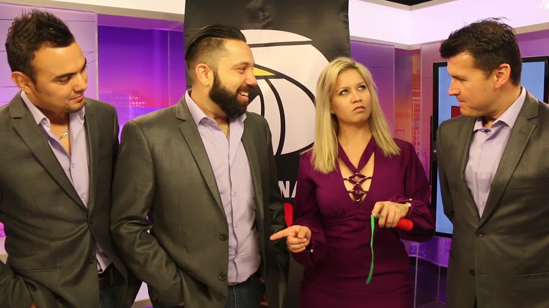 Banda el Recodo nos canta... ¡En inglés! | Video | Univision Qué Buena ...