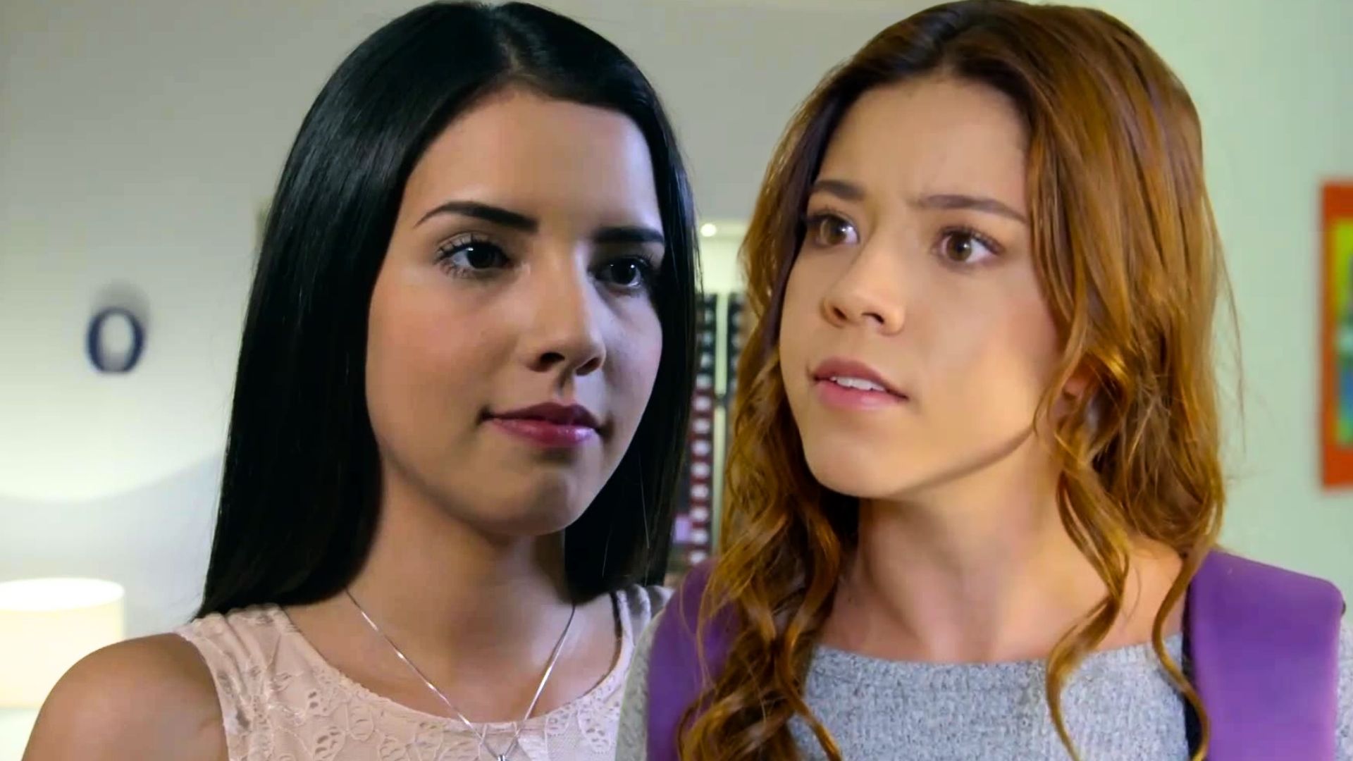 Estrella es víctima de la envidia de su prima | Series La Rosa de ...