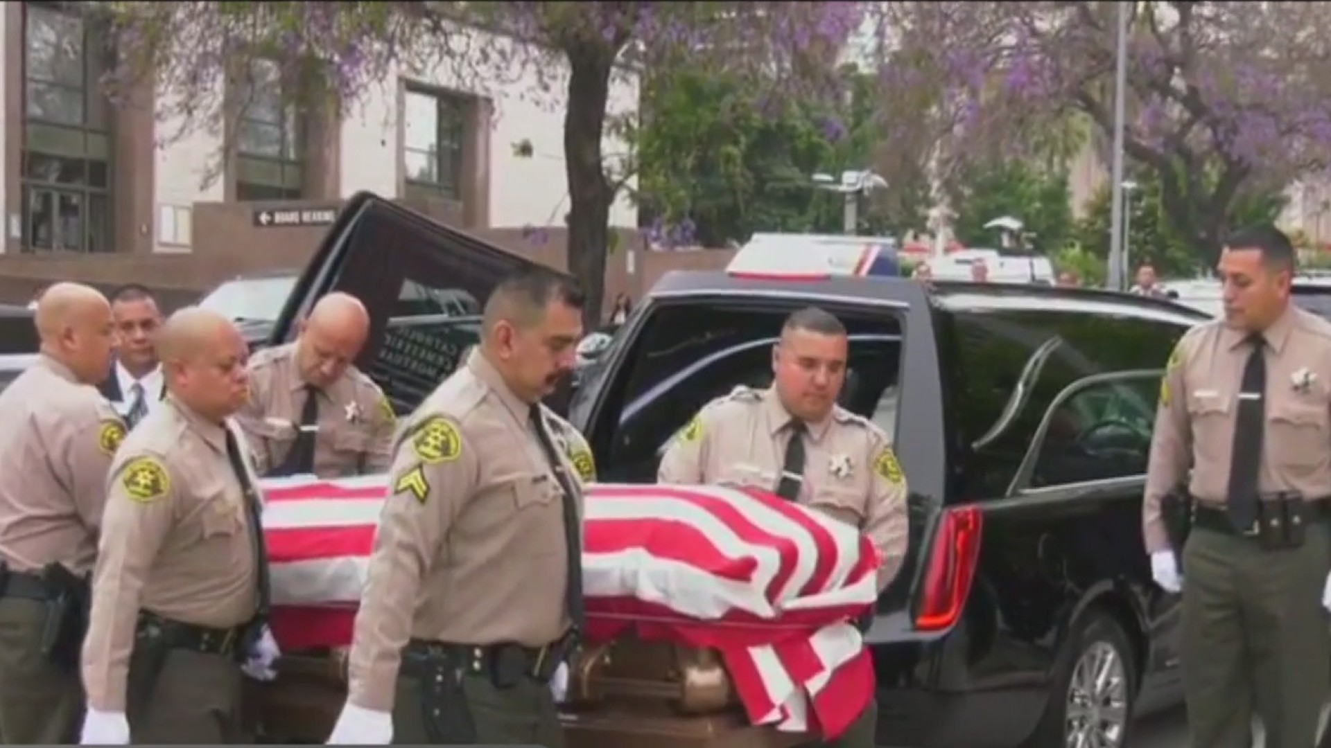 Dan el último adiós al agente del sheriff de Los Ángeles Joseph Solano ...