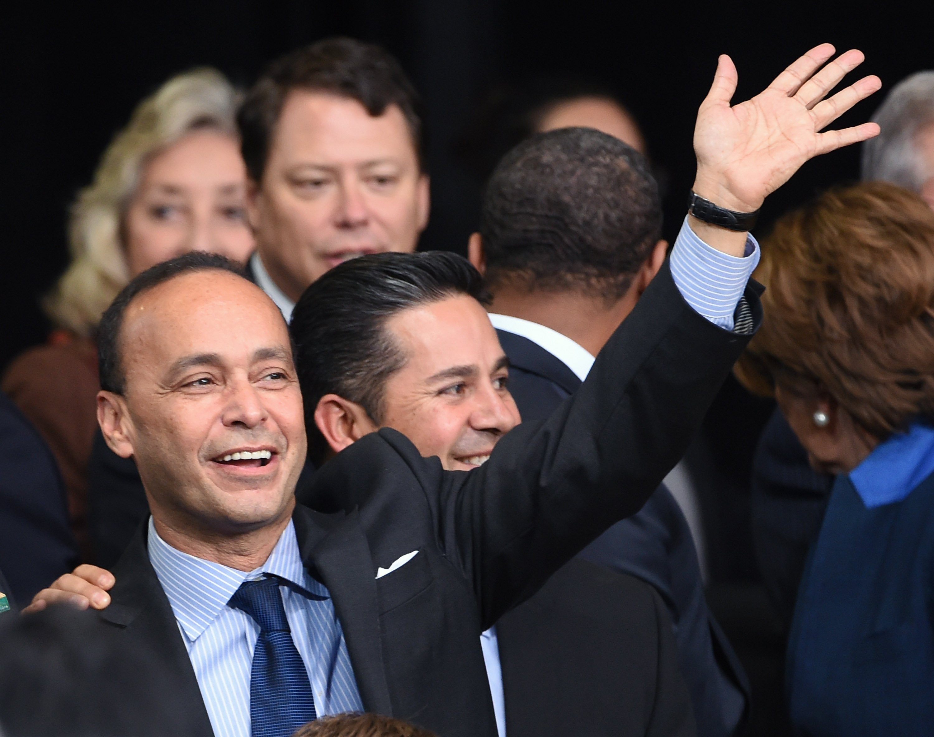 Luis Gutiérrez: Hillary está con la comunidad latina y yo estoy con ...