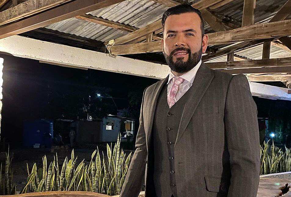 Alex Villarreal dice adiós a Banda La Ejecutiva | Shows Qué News ...