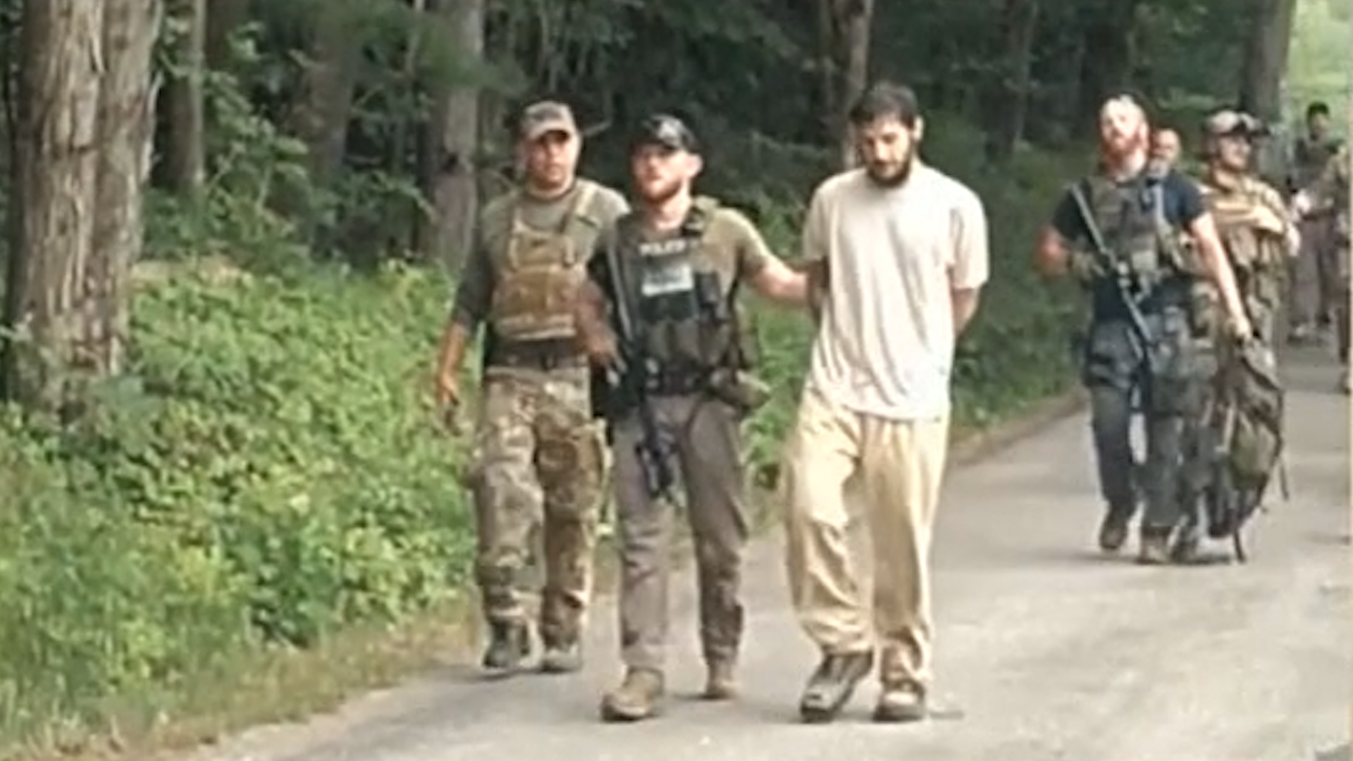 Video de la captura de Michael Charles Burham, el reo que escapó de una ...