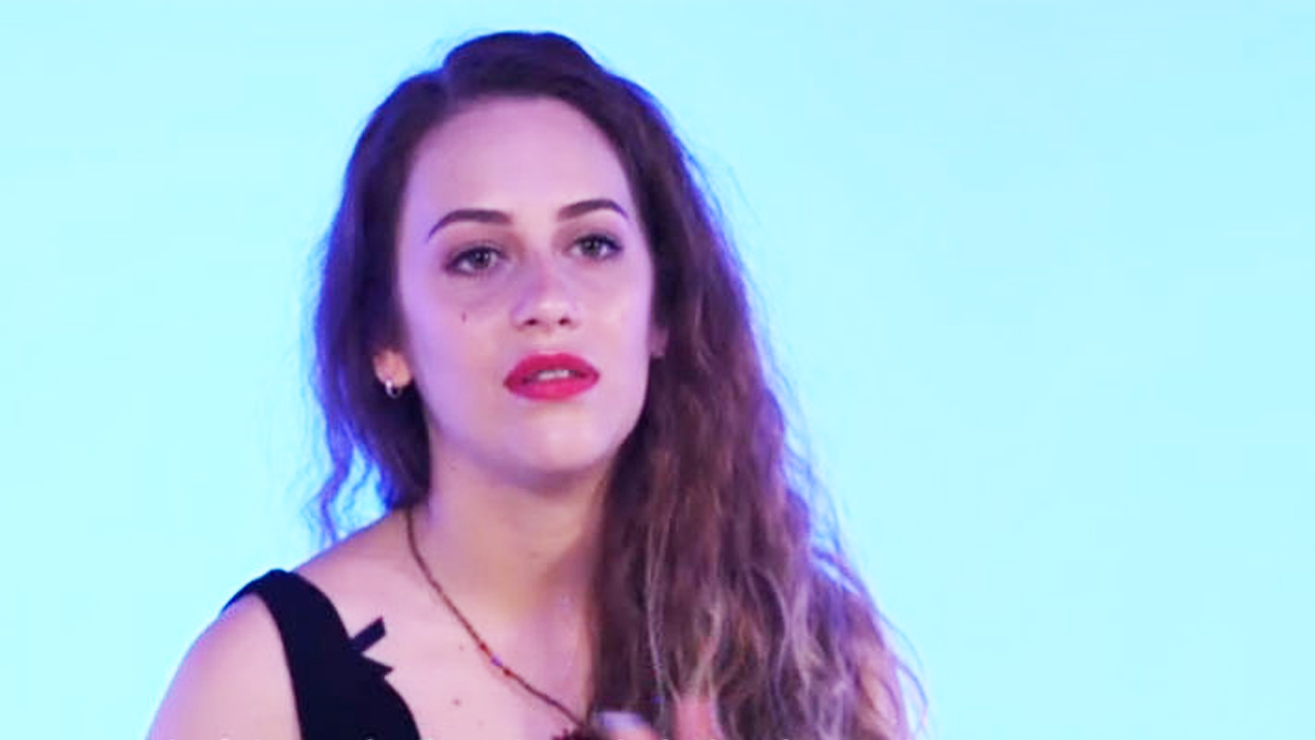 Delfina Cheb: 'Through my music I express the pain of leaving one's country' | Estaciones de ...