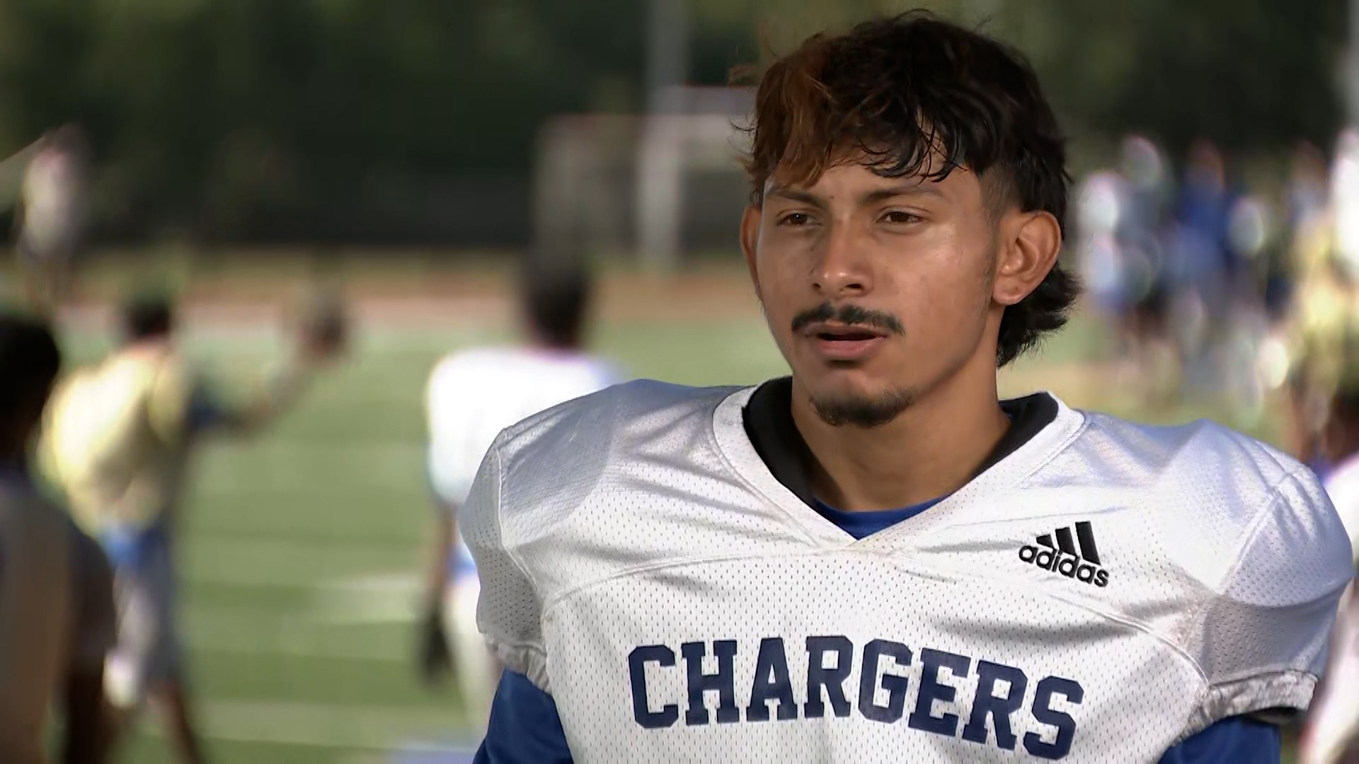 Atleta de la Semana: Jayson Núñez, jugador de fútbol americano de la preparatoria Conrad en ...