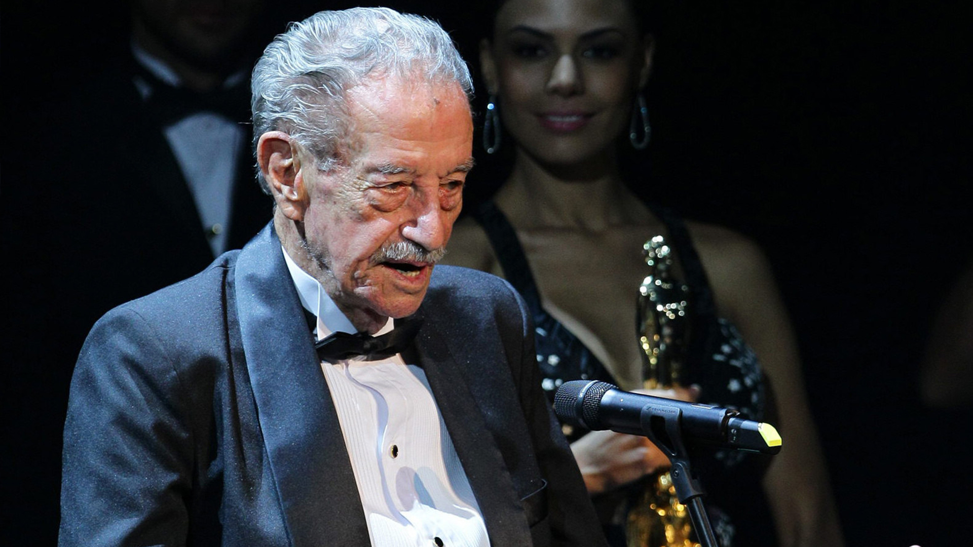 Actor mexicano Mario Almada pierde la batalla por la vida pero deja un ...