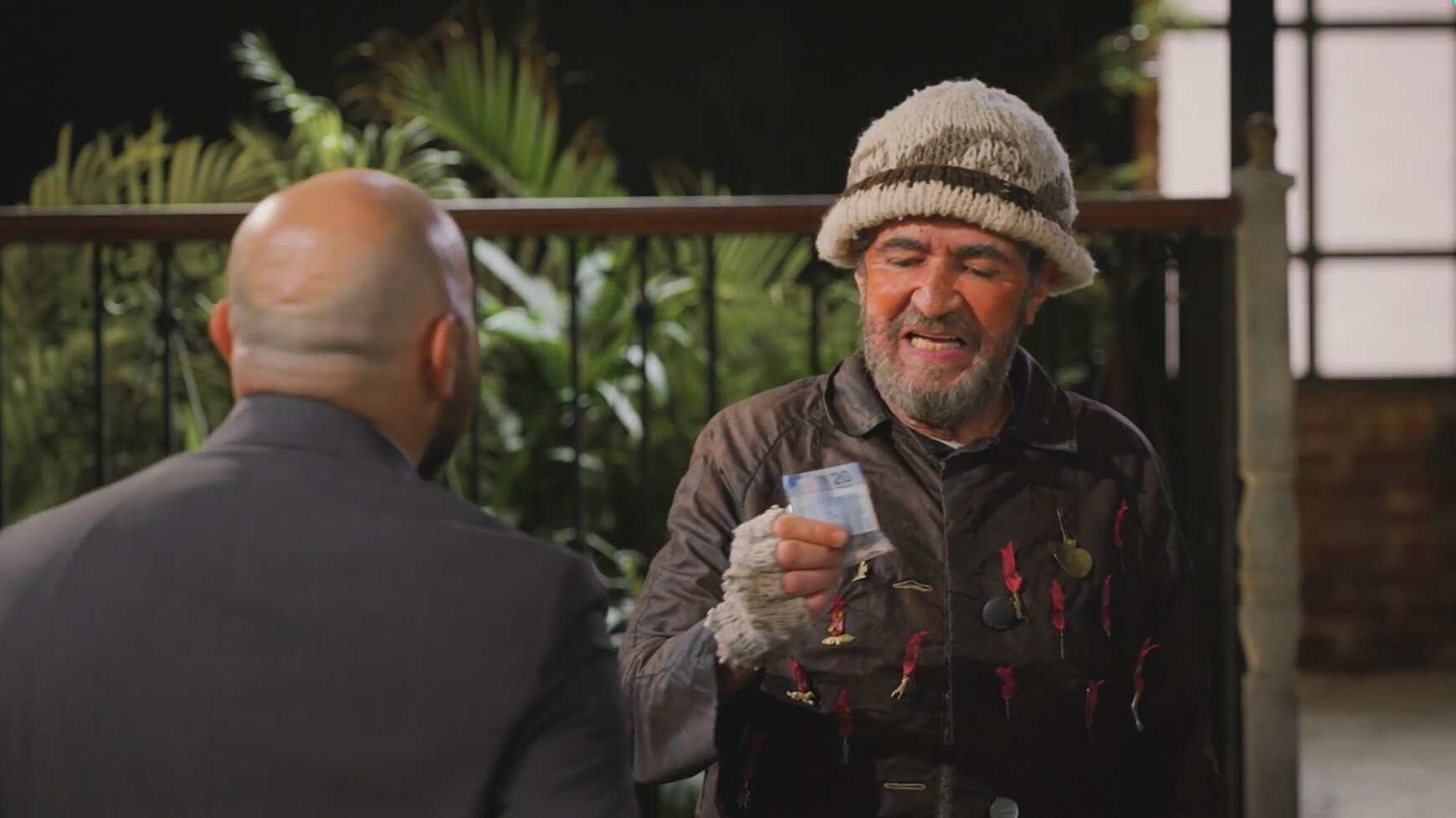 Luis quiere quedar bien ante Silvia y Jorjais le da baje con $500 pesos ...