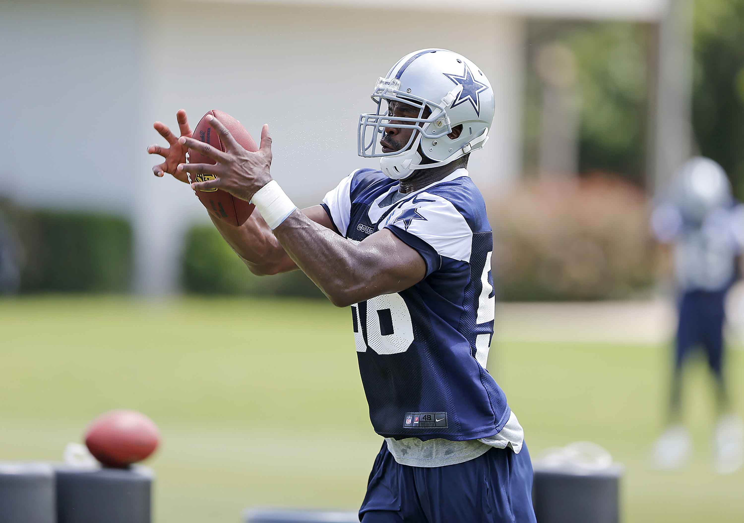 El veterano apoyador de los Cowboys, Keith Rivers, decidió retirarse de ...