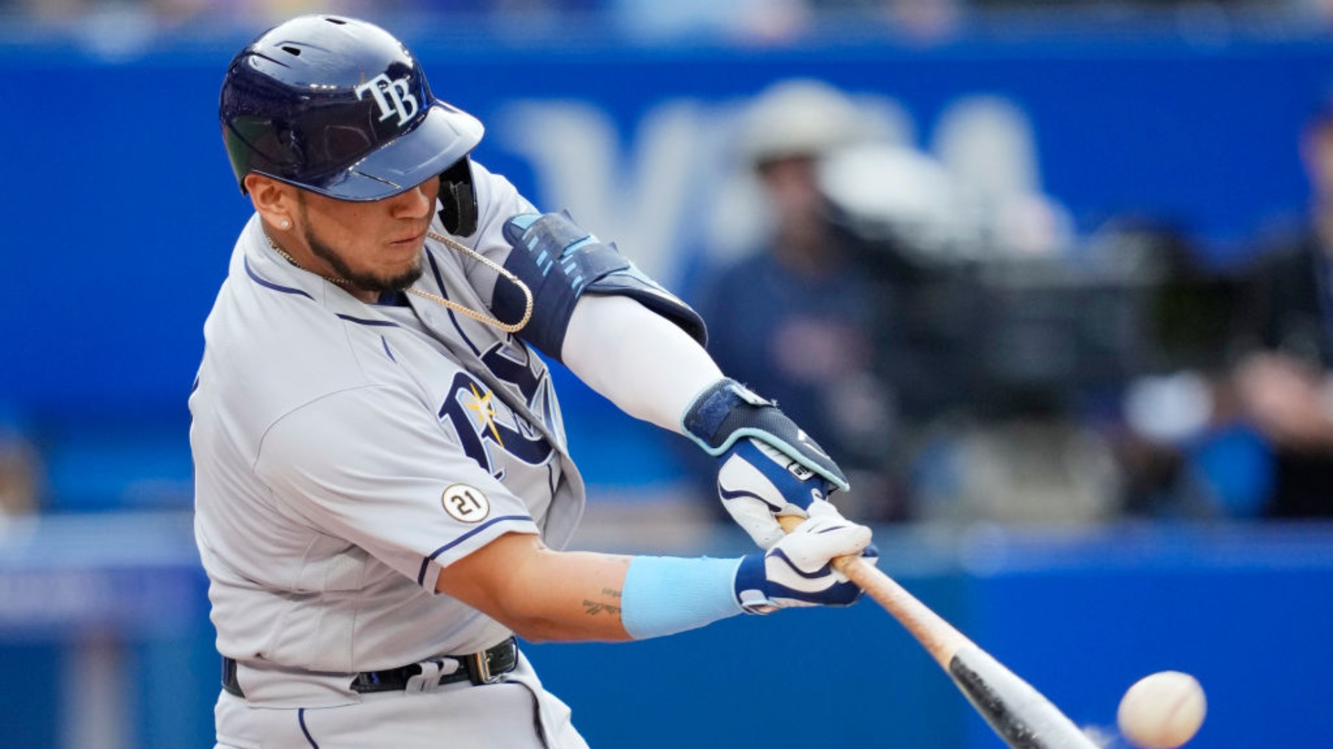 Rays vs Blue Jays: Isaac Paredes pega home run en juego histórico de ...