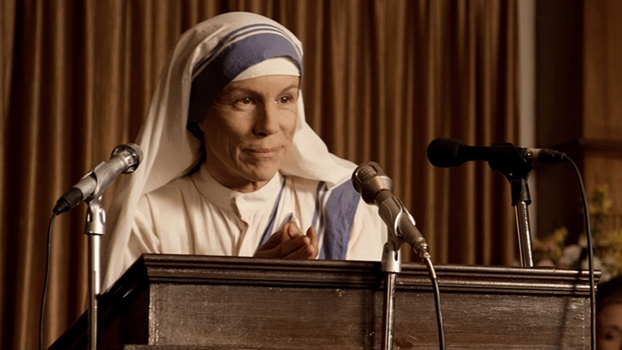 Conoce la vida de la Madre Teresa en 'The Letters' | UNIMÁS | Univision