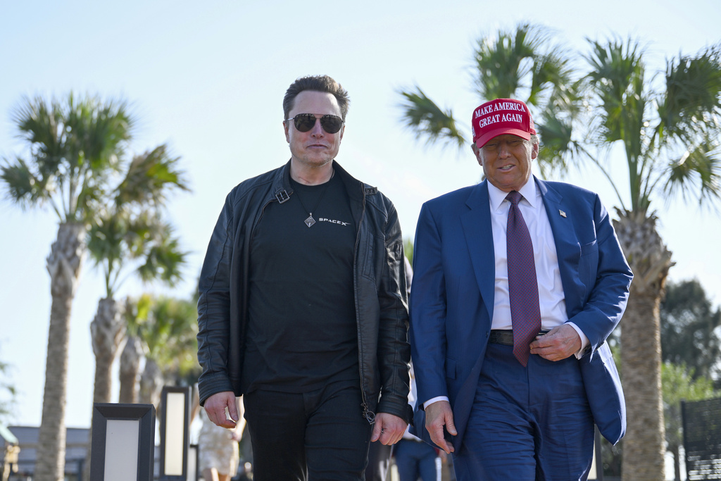 De "loco" a "ingrato": el duro intercambio entre Trump y Musk en redes ...