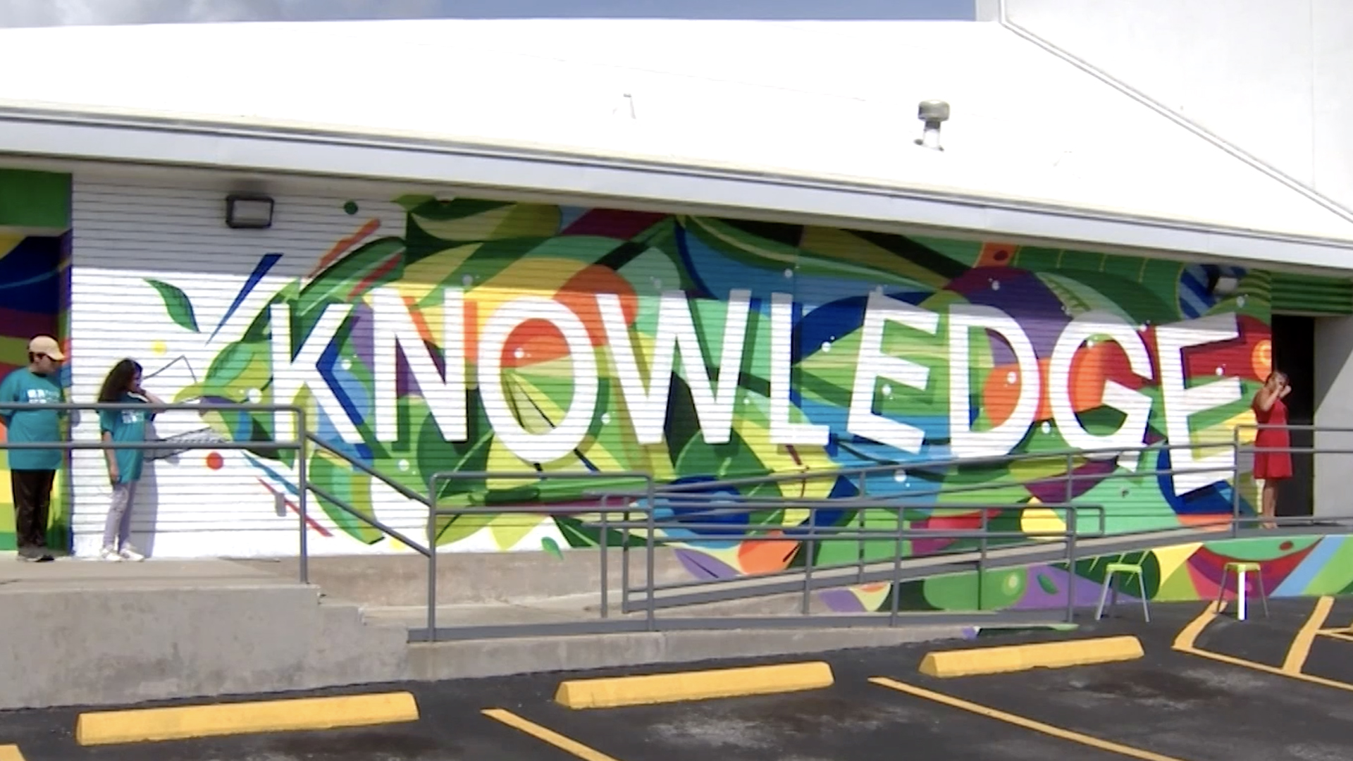 Revelan nuevo mural en la Aldine Branch Library al norte de Houston ...