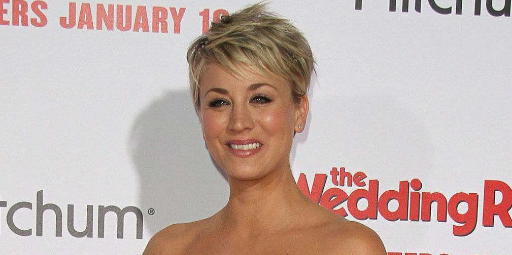 Kaley Cuoco estrena cabellera ¡rosada! | Canal 5 Home Series | Canal5