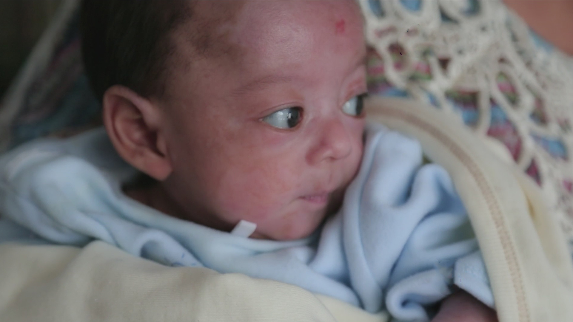 Bebé guerrero sobrevivió a explosión en México | Shows Aquí y Ahora ...