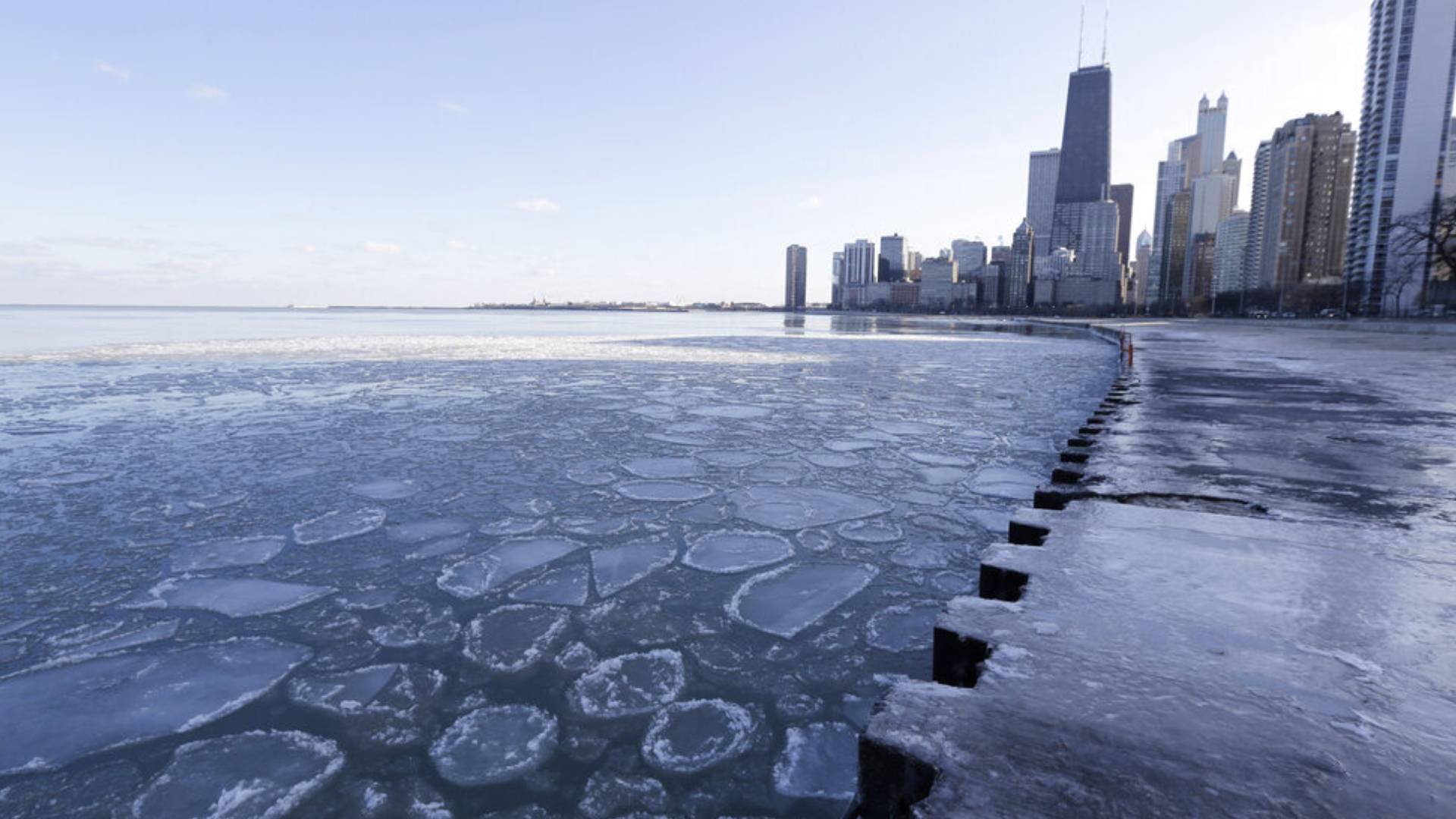 Lago Michigan congelado en Chicago: consejos y precauciones para ...