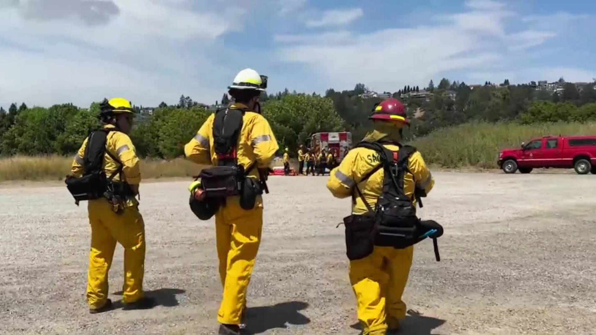 Así entrenan a los bomberos para la temporada de incendios en ...