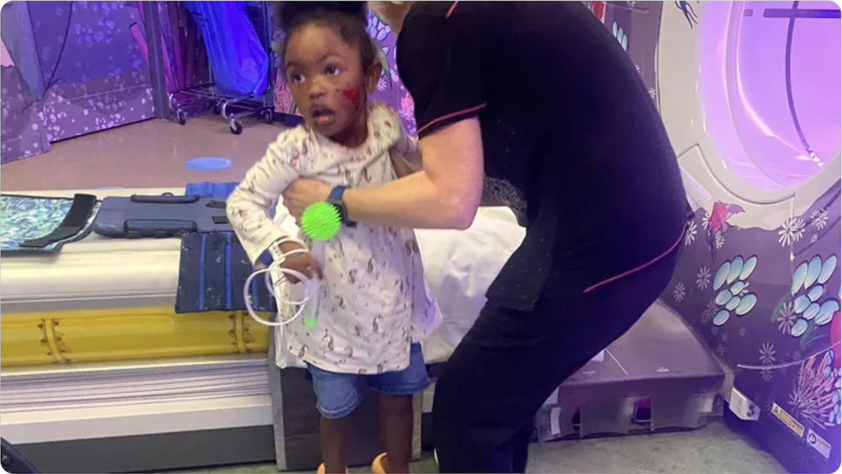 Sahirah, una niña de 4 años es herida en ataque de un perro pitbull al ...