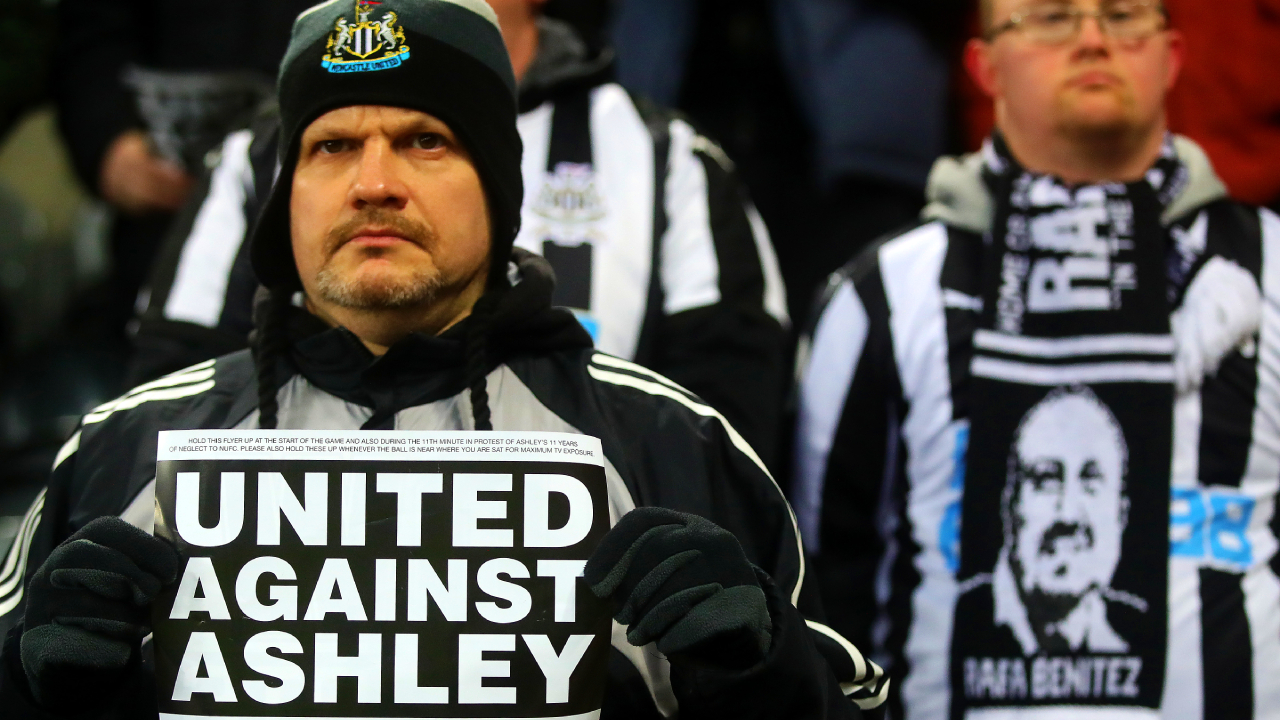 Newcastle, en crisis: sus fans odian al dueño Mike Ashley | Deportes ...