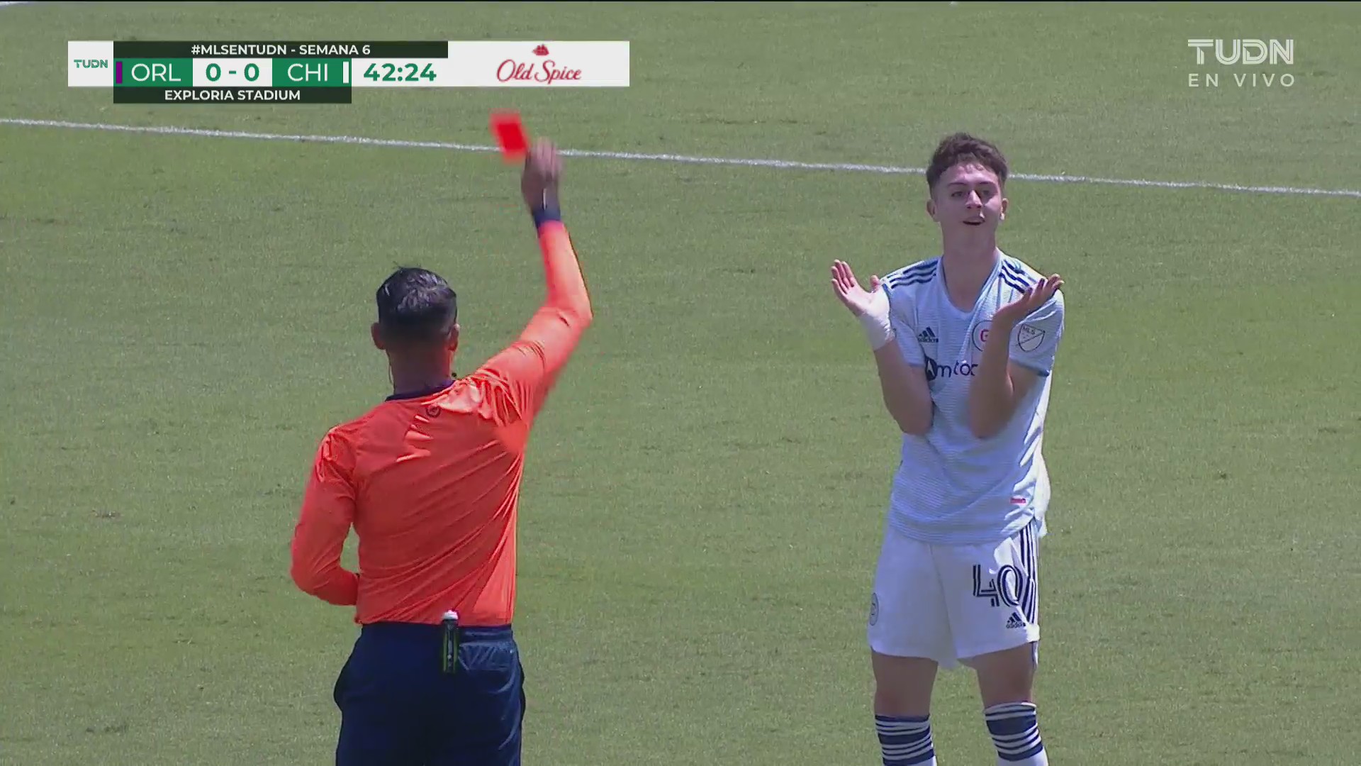 ¡Se quedan sin su joya! Brian Gutiérrez deja a Chicago con 10 jugadores ...