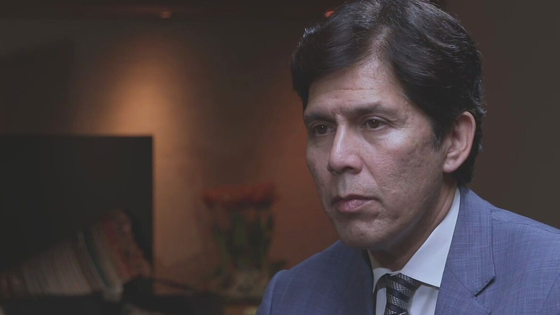 Kevin de León afirma que no renunciará a su cargo como concejal de Los ...
