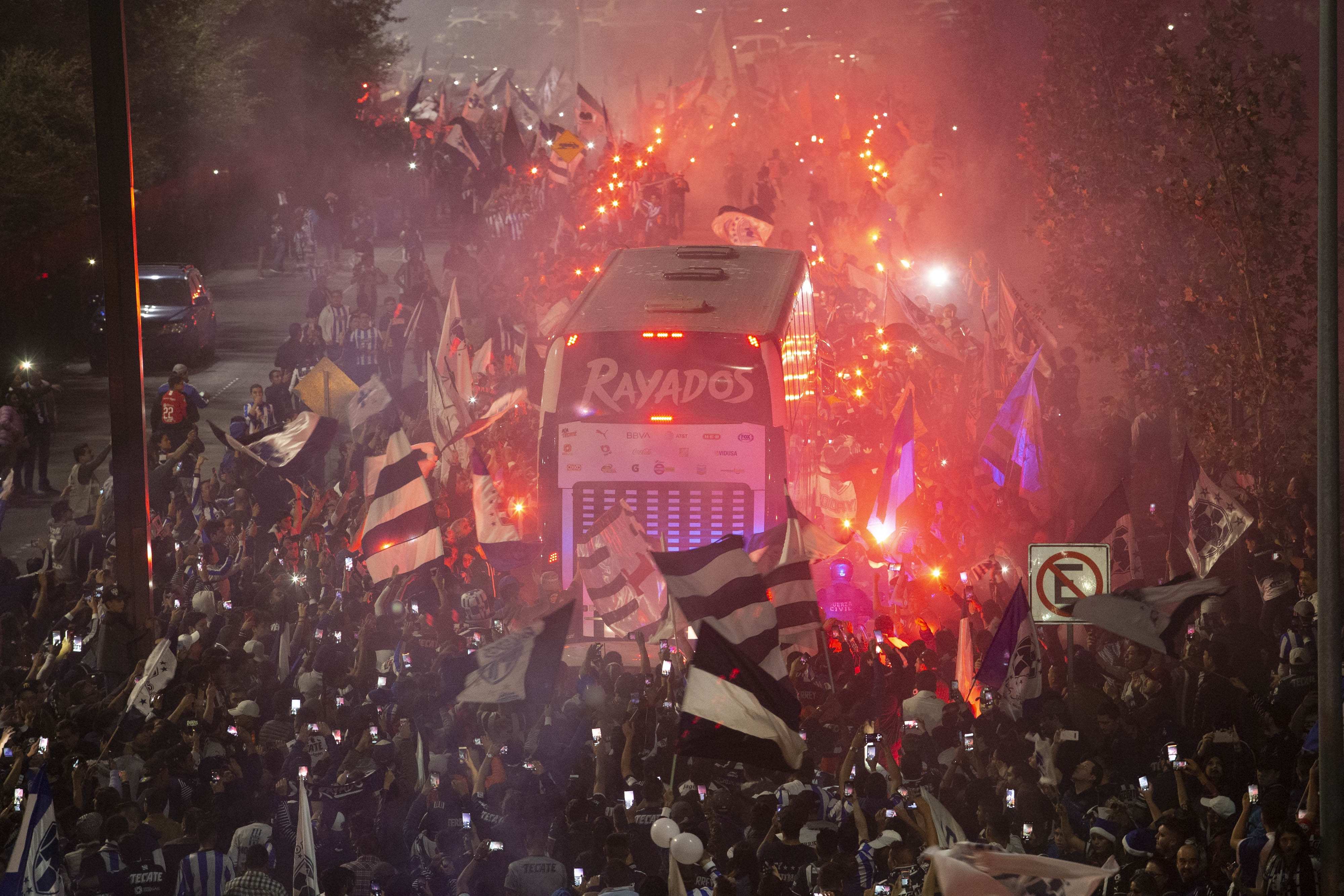 ¡Imponente! Rayados tuvo gran recibimiento de su afición | Deportes ...